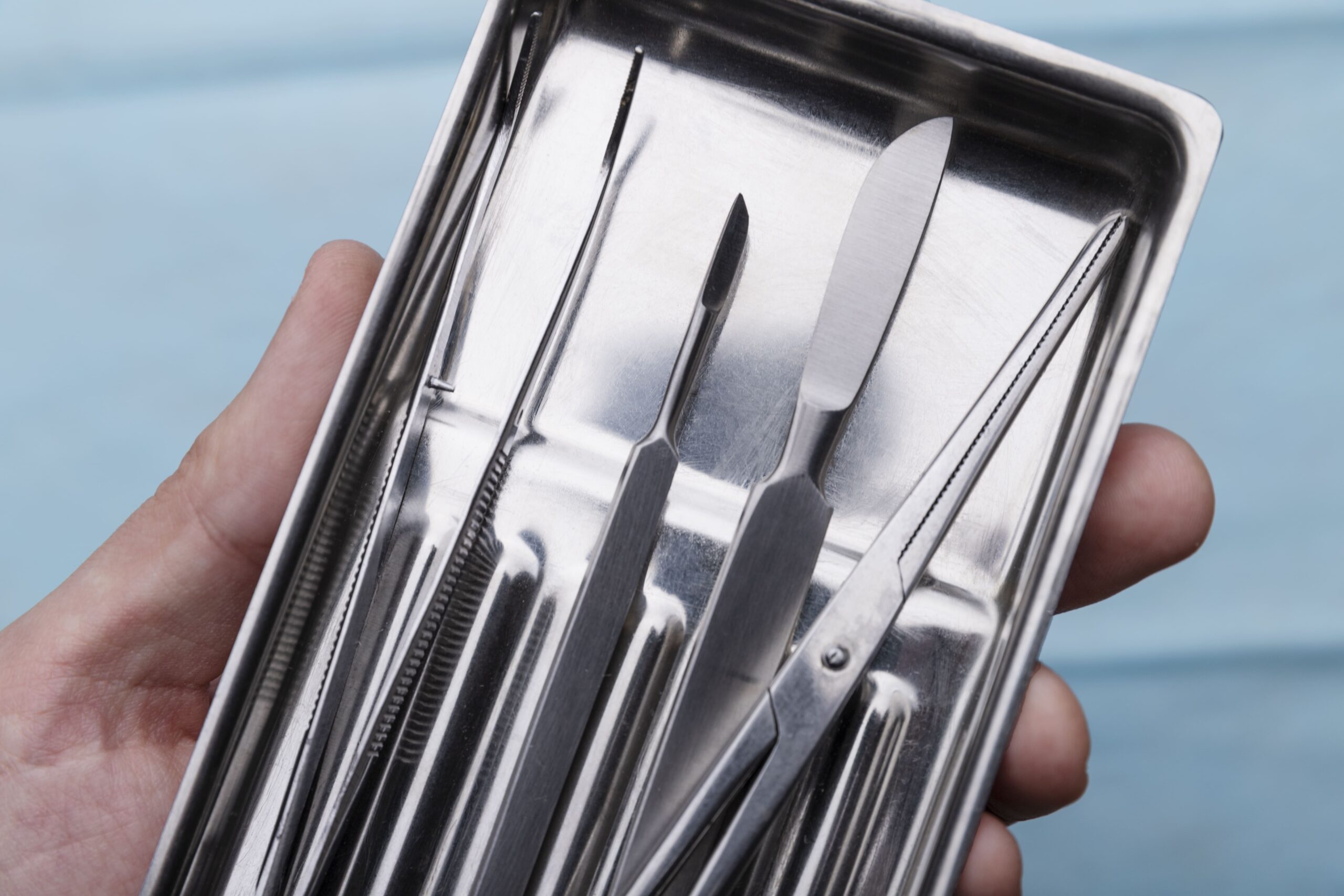 Como Escolher o Aço Inox Ideal para Equipamentos Médicos